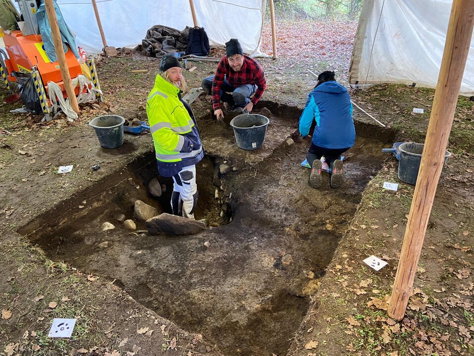 DIAD Project field work at the Iron-age site of Vång. Integrating ...